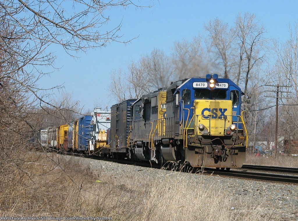 CSX 8470 Q634 Comes south from Toledo